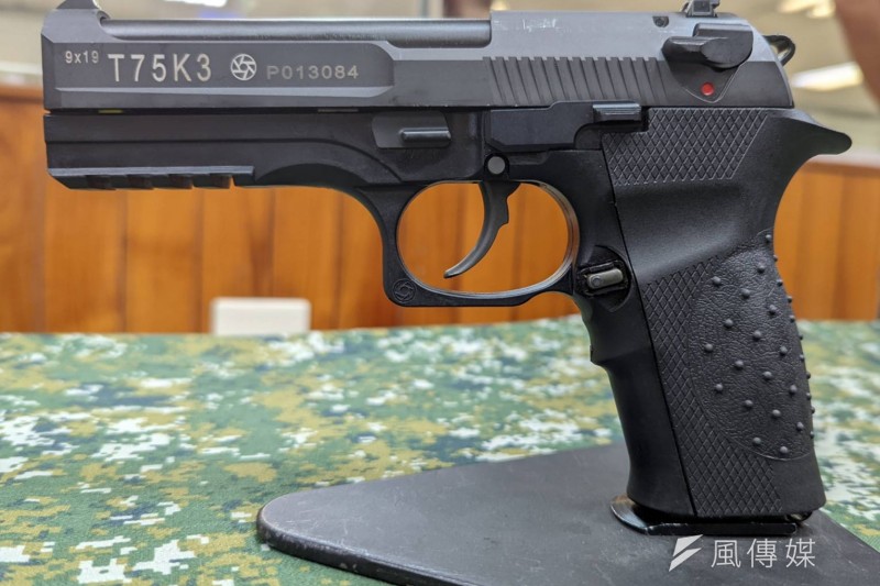 軍備局持續改良輕兵器！T75K3成最新制式手槍、T108狙擊槍撥交作戰單位-風傳媒